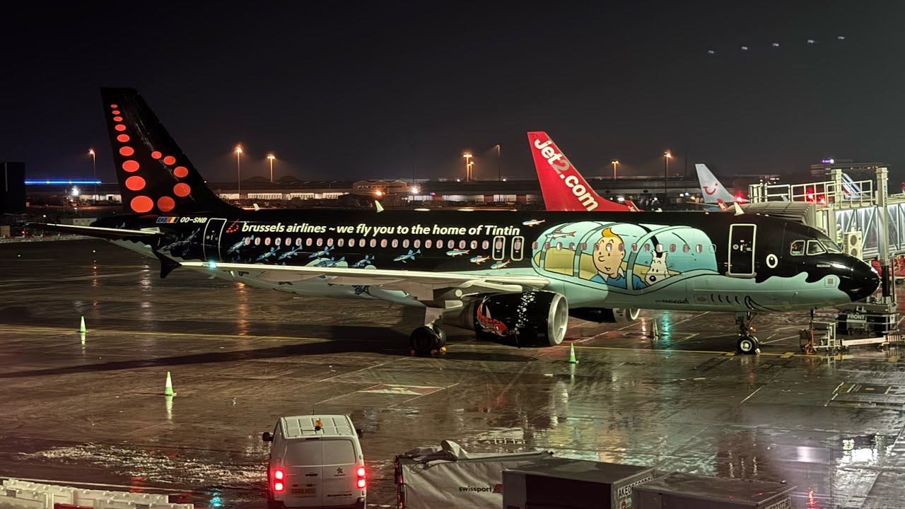 An Empty Flight on Brussels Airlines | Trip Report | Airbus A320 | Brussels to Manchester - YouTube