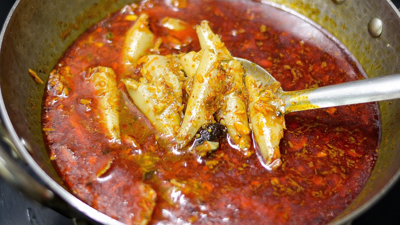 मोतक मच्छीचे झणझणीत कालवण | Modak Fish Curry | Maharashtrian Recipes ...