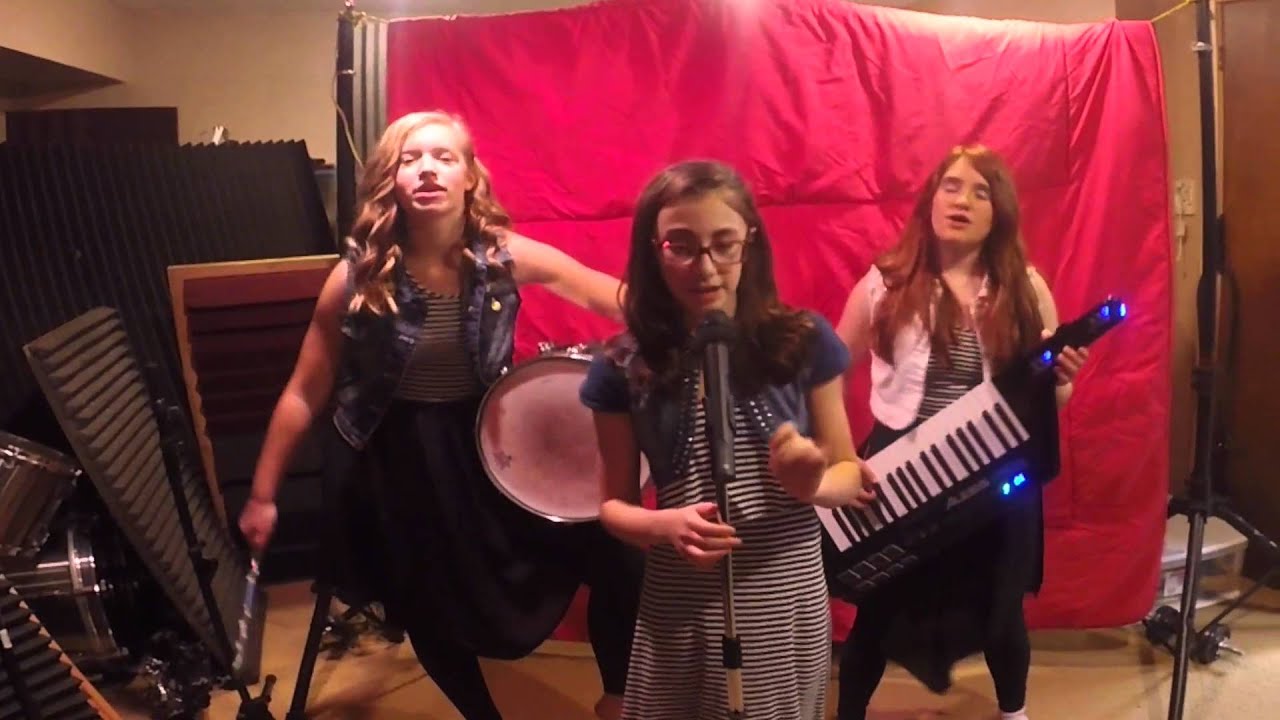 RAN GIRLS perform "Superstar" (original music) - YouTube