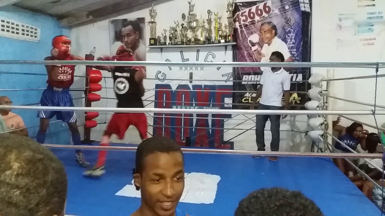 Torneio de boxe amador luta de Valdemir equipe galicia - YouTube
