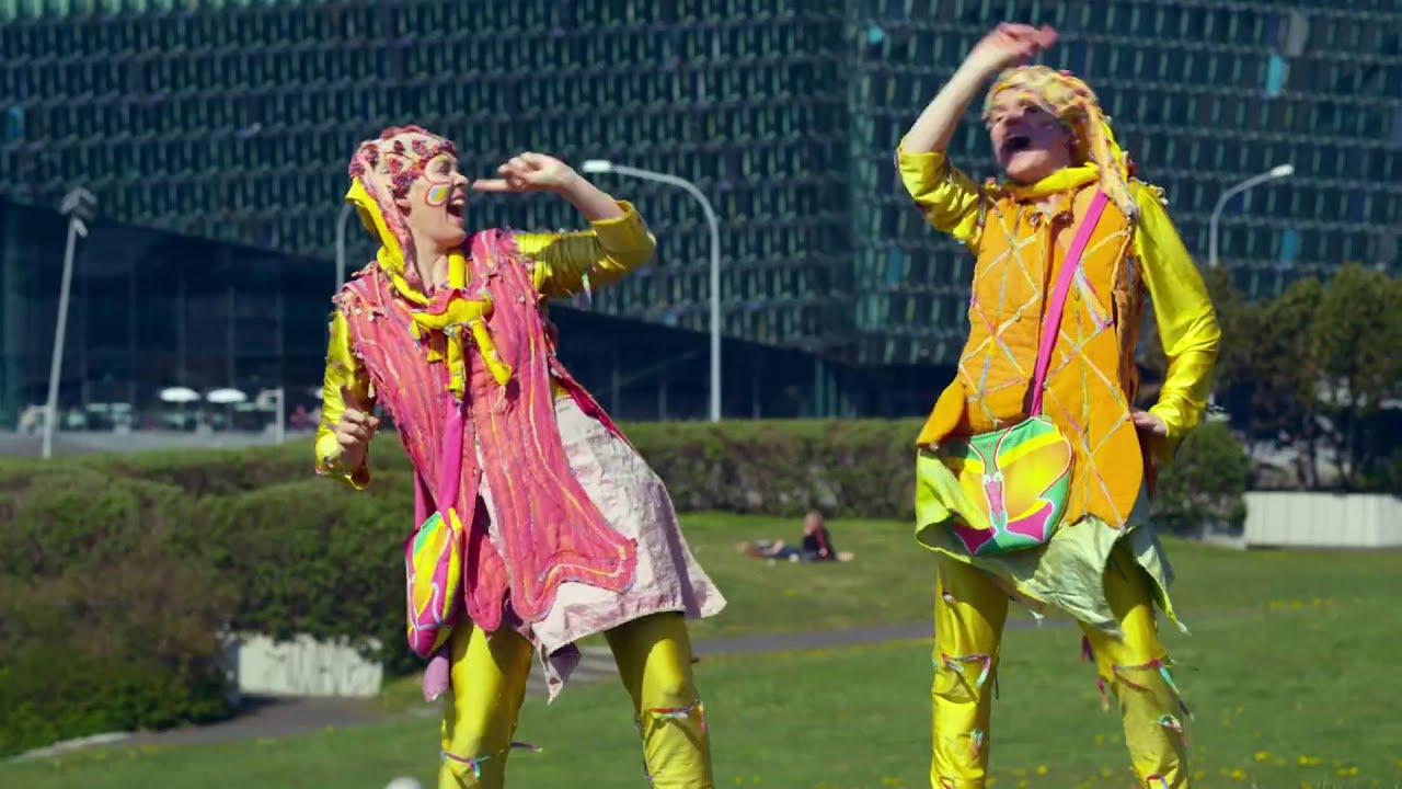 Áfram Ísland - Skoppa og Skrítla - YouTube