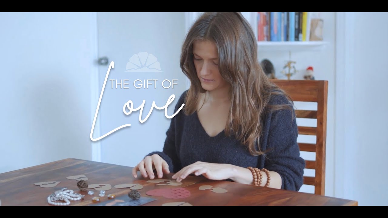 The Gift of Love - YouTube