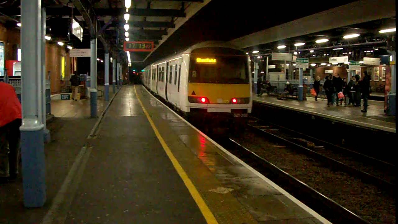 National Express Class 321 Departing Romford on Platform 5 - YouTube