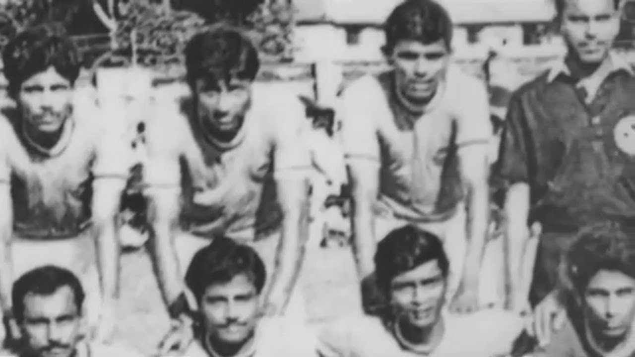মুক্তির জন্য ফুটবল | Muktir Jonno Football Documentary - YouTube