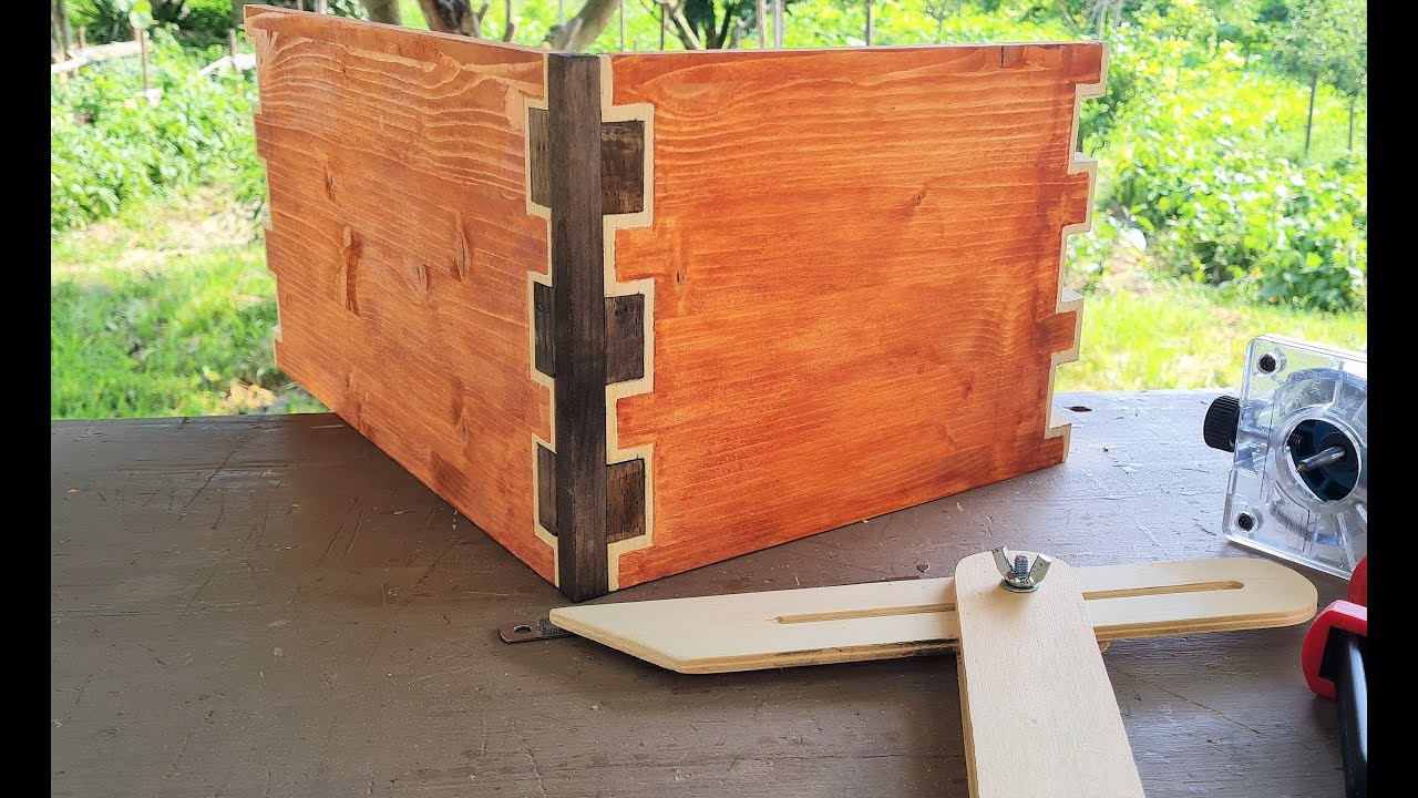Incastro d'angolo con tre essenze di legno , tecnica semplice da ...