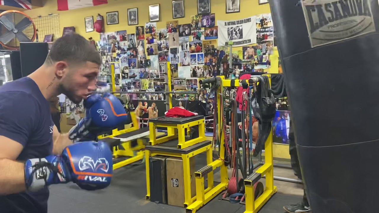David Kaminsky monster shots on heavy bag - YouTube