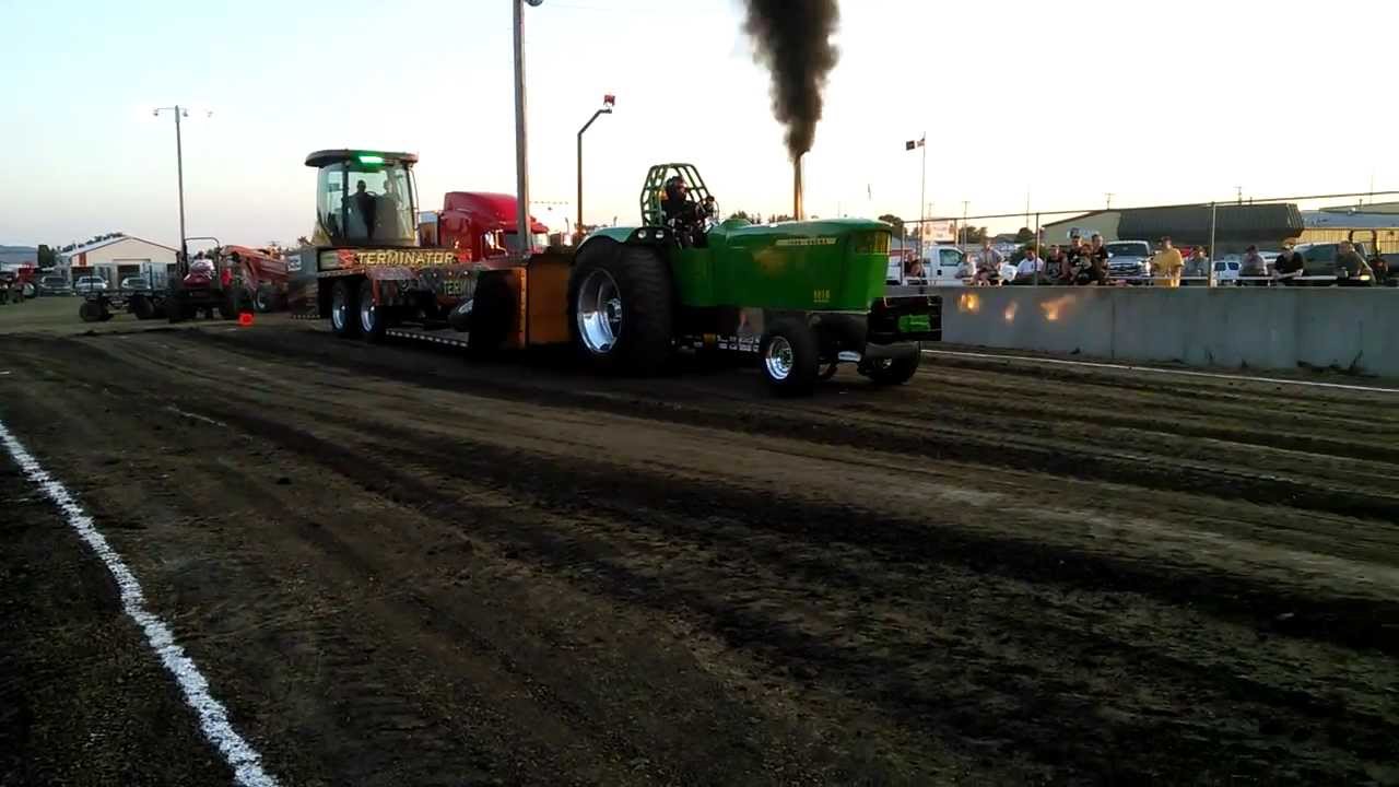 Tractor Pulling JD 5010 - YouTube