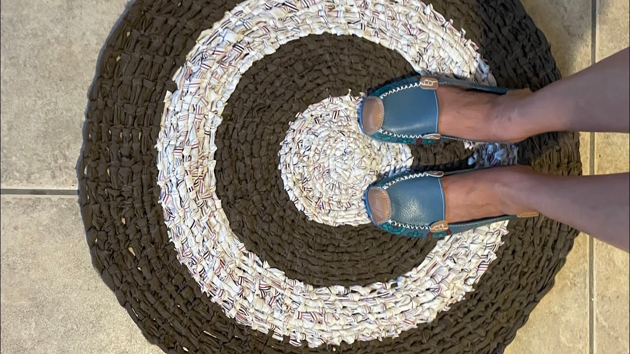 Amish Knot Rug / Toothbrush Rug DIY No Sew! Upcycled Old Sheets - YouTube