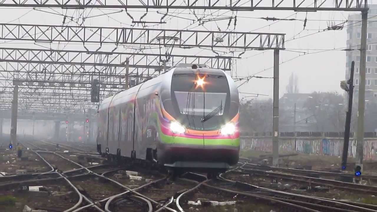 RAMA HYPERION SOFTRONIC CRAIOVA la intrare in GARA DE NORD - YouTube