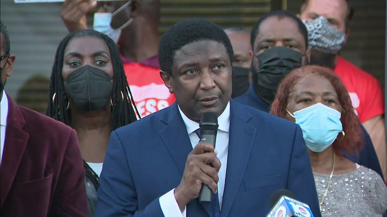 Dale Holness announces plan to run for Congress - YouTube