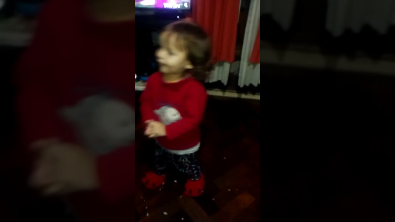Beba cantando bing bang song Peppa Pig - YouTube