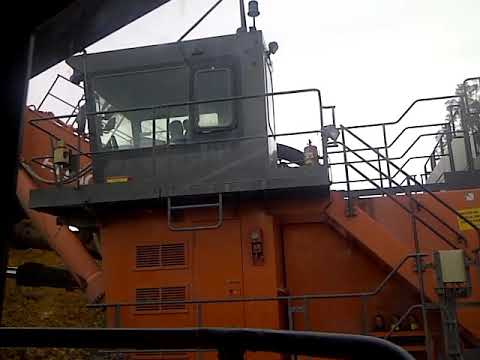 Excavator Hitachi 3600 - YouTube