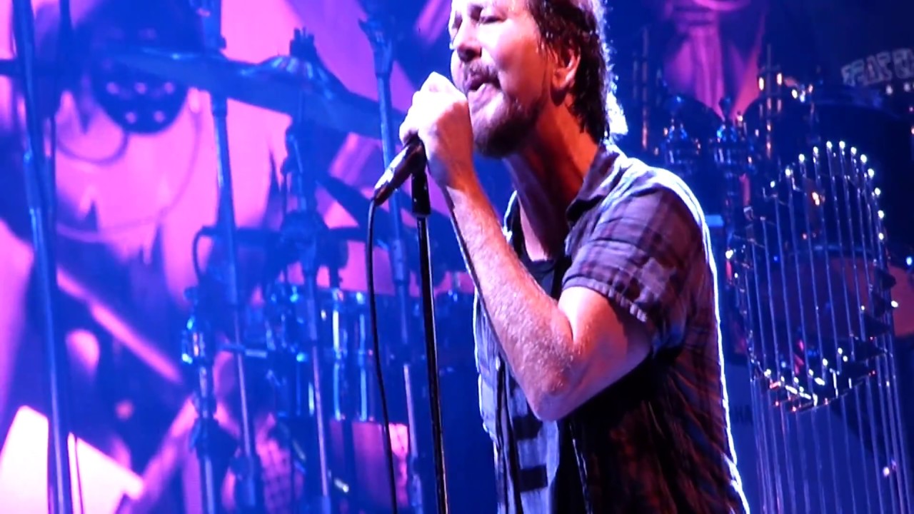 Pearl Jam - Rebel Rebel - Wrigley Field (August 18, 2018) - YouTube