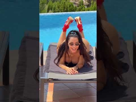 Soyneiva sexy in bikini (Soyneiva Long video)