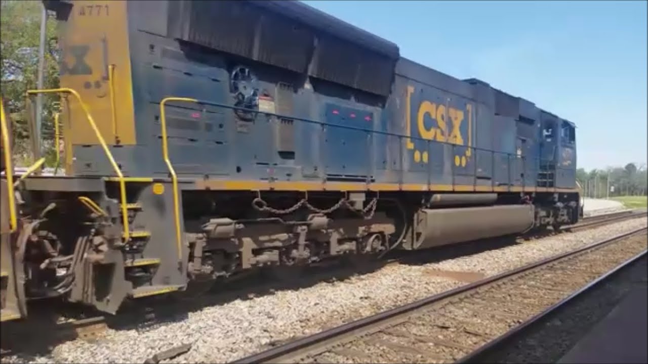 [CSX] SD70MAC 4771 Leads Q438-2 With Foul Horn In Fayetteville NC - YouTube