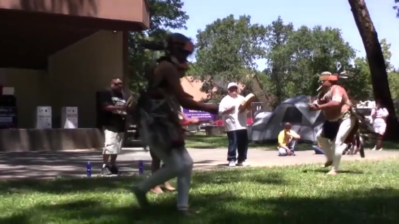 Pomo Native American Feather Dancers in Willits, California. - YouTube