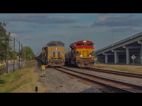 KCS 4019 leading MSHSZ - YouTube