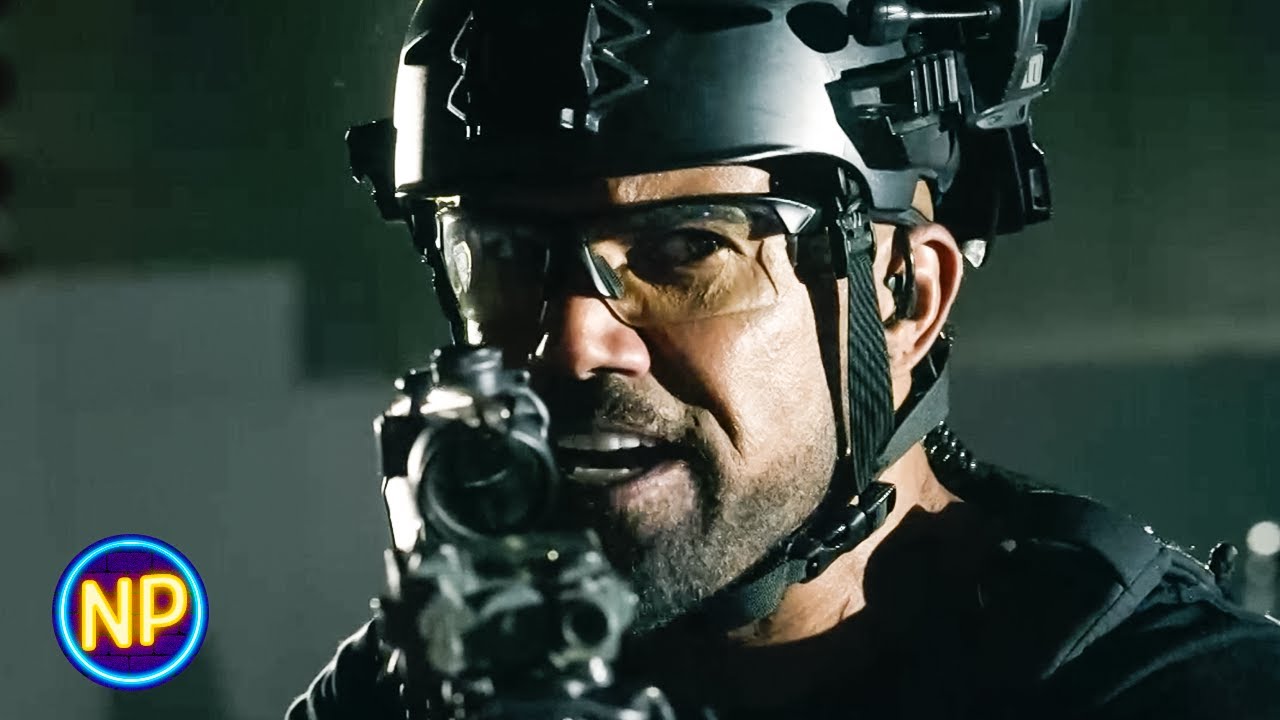 S.W.A.T. Encounters Hostage Situation with a Pro Athlete | S.W.A.T ...