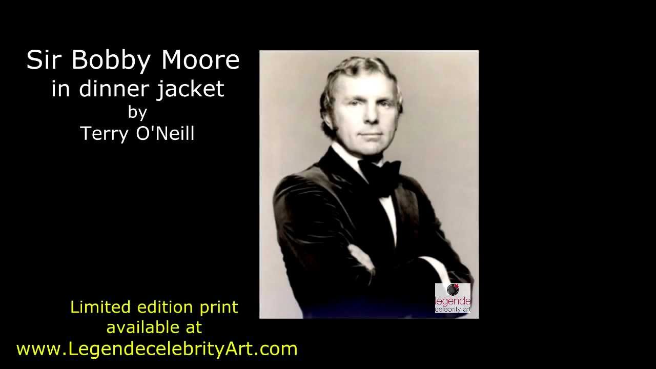 Football legend Bobby Moore's Art Poster - YouTube