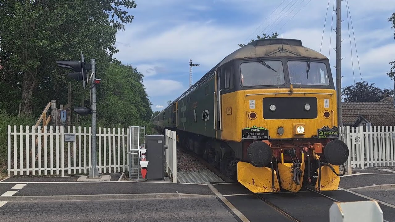 *Rare footage* Class 47s no. 47593 + 47853 with the "3 peaks" railtour ...
