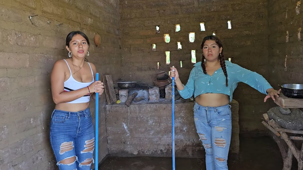 Chicas Sexis Enjabonandose Limpiando Coches