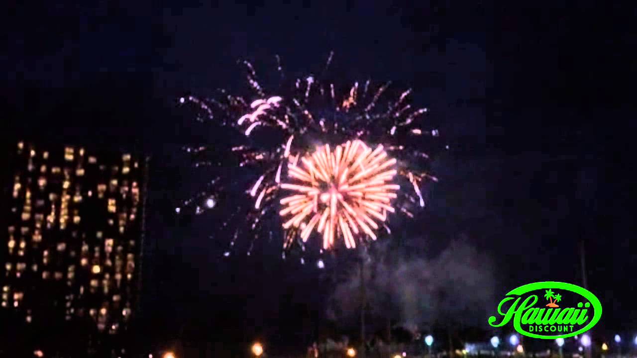 Waikiki Beach Hawaii - Friday Night Fireworks - YouTube