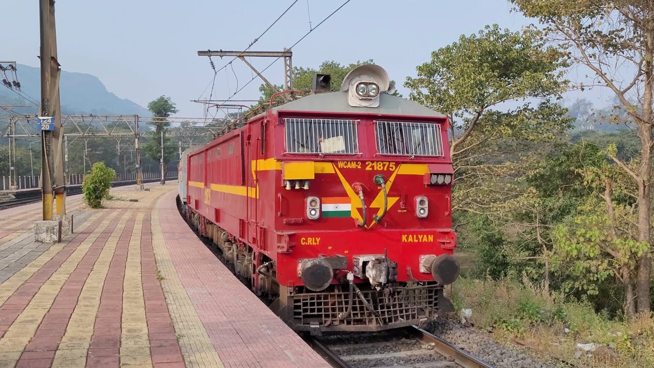 Freshly Painted WCAM2 Powers CSMT PUNE Intercity Express!! - YouTube