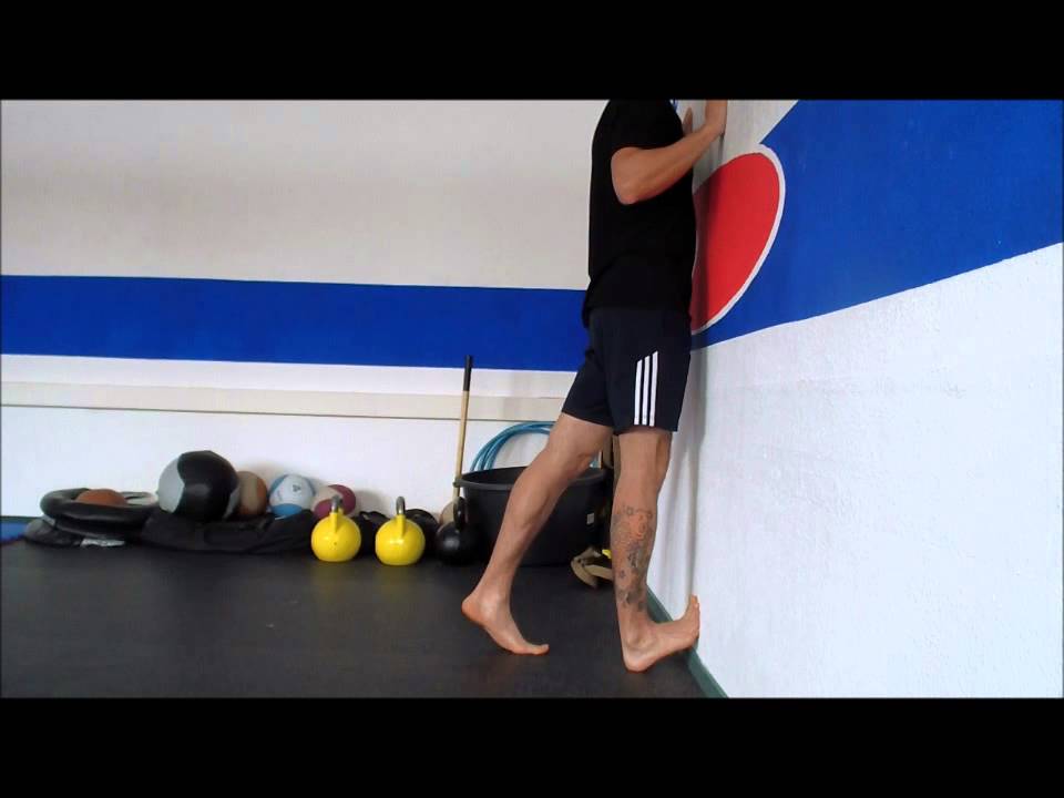 Wade dehnen an Wand - YouTube