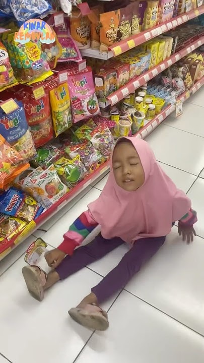REMBULAN NANGIS PENGEN BELI YUPI #shorts #viral #permen #yupi #jajan #alfamart #nangis #lucu# ...