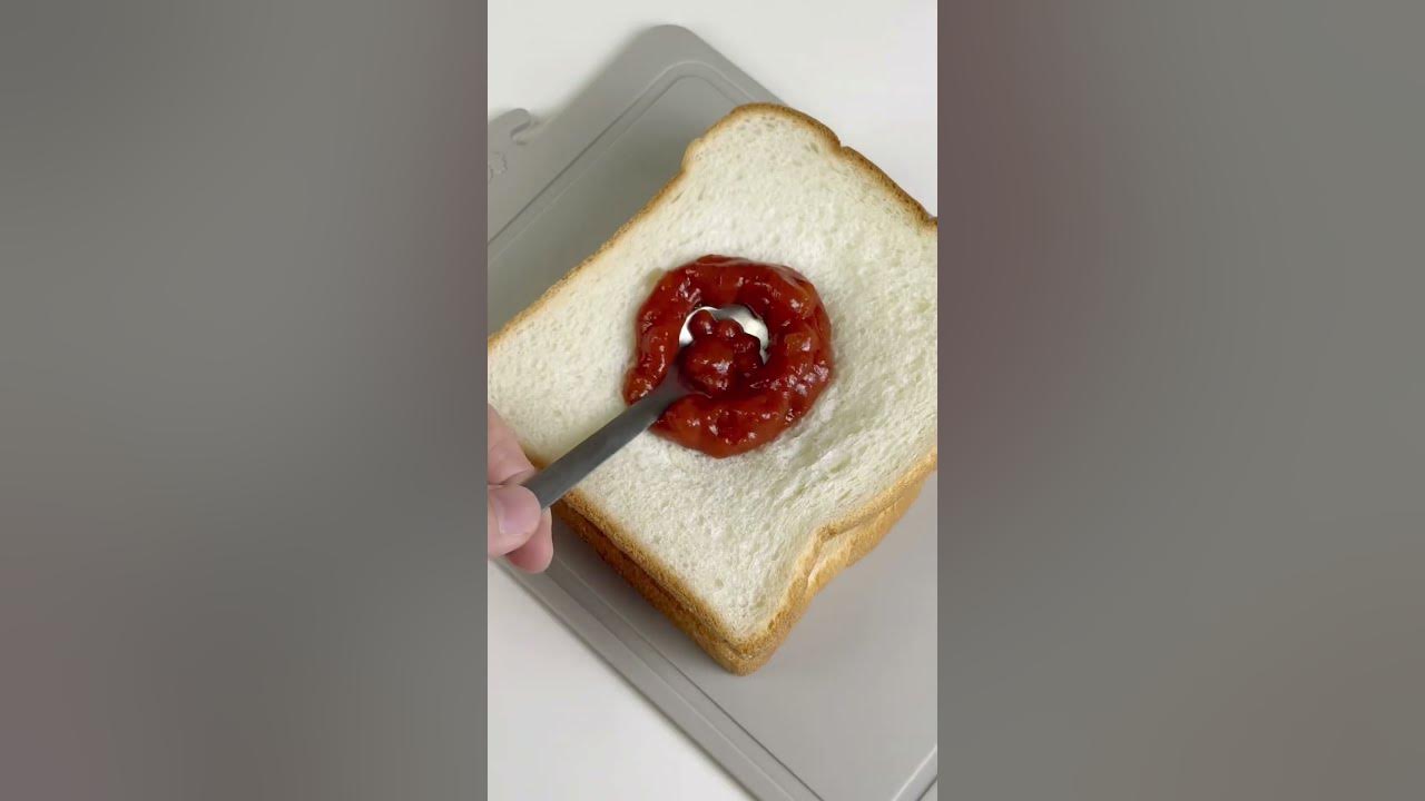 치즈가 쭈욱 늘어나는 피자 토스트 Cheese Pizza Toast - YouTube