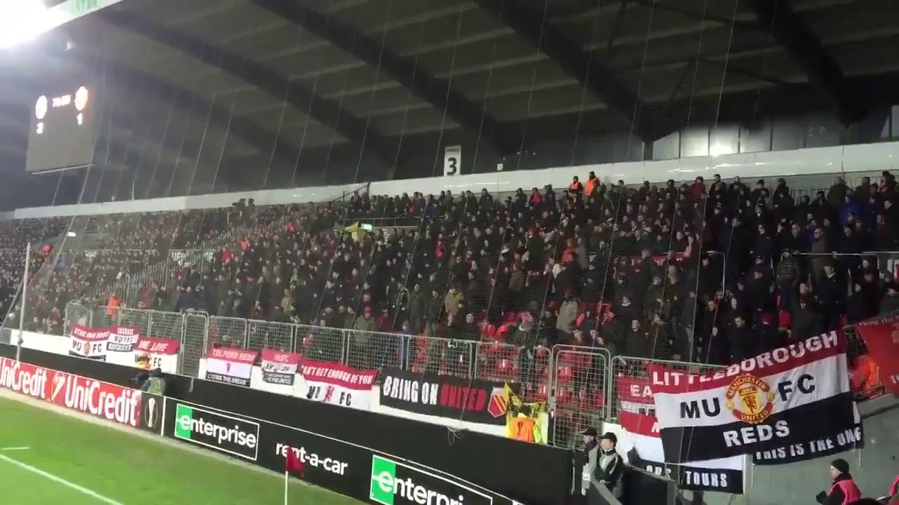 Manchester United away fans singing "Freezing cold on a Thursday nigh ...