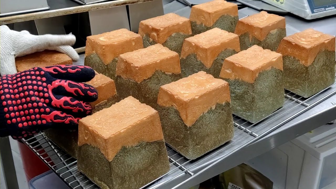 手撕生乳富士山吐司/Mt Fuji bread,Raw Toast -台灣街頭美食 - YouTube