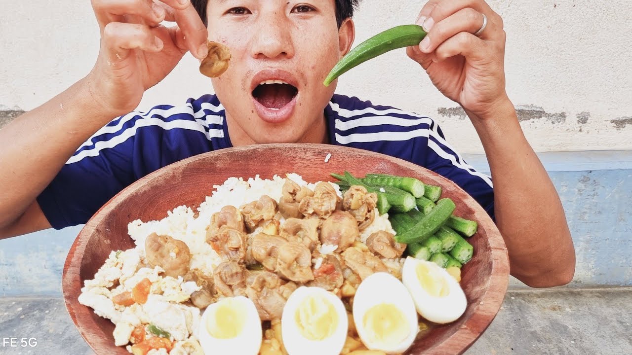 Eating delicious chicken Gizzard with eggs & bhindi boiled - YouTube