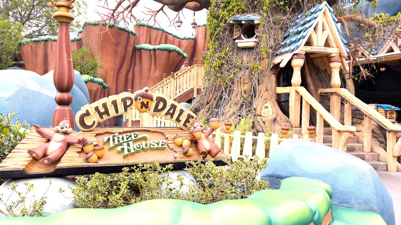 Chip n Dale Treehouse in Disneyland's Mickey's Toontown Walkthrough ...