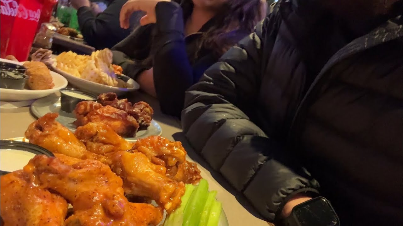 Wing eating challenge🍗 (#40) - YouTube
