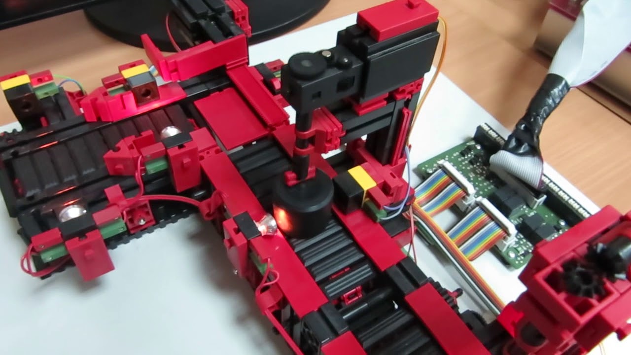 Fichertechnik and PLC: conveyor line with processing. - YouTube