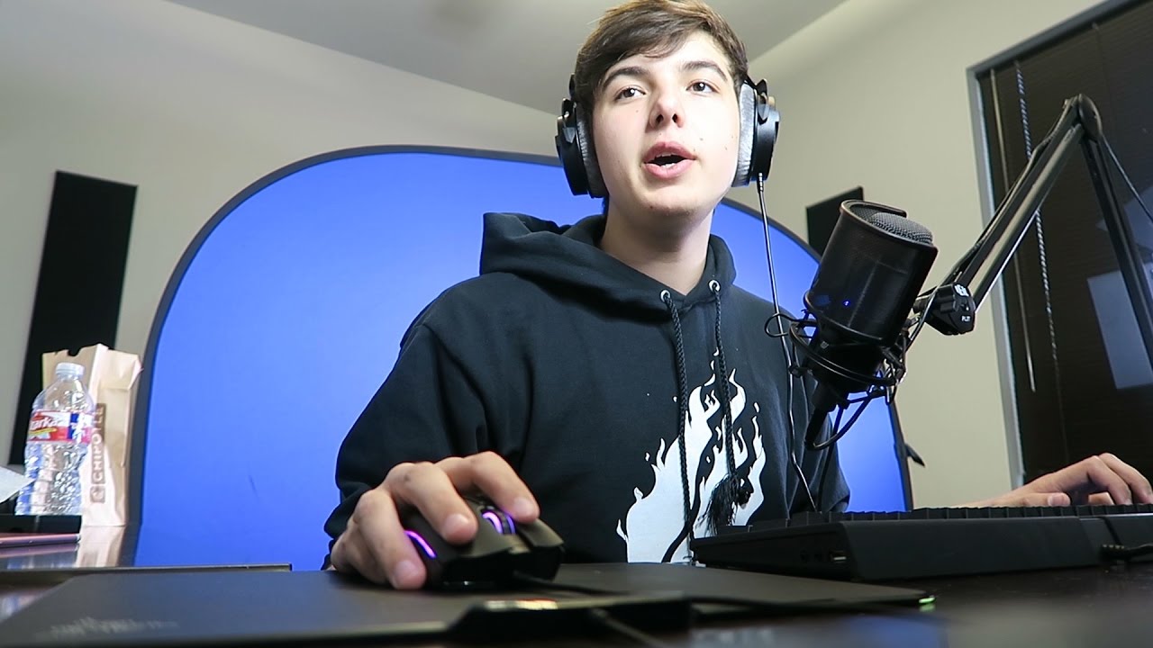 First Official Vlog? + Q&A ... | Vlog #1 - YouTube