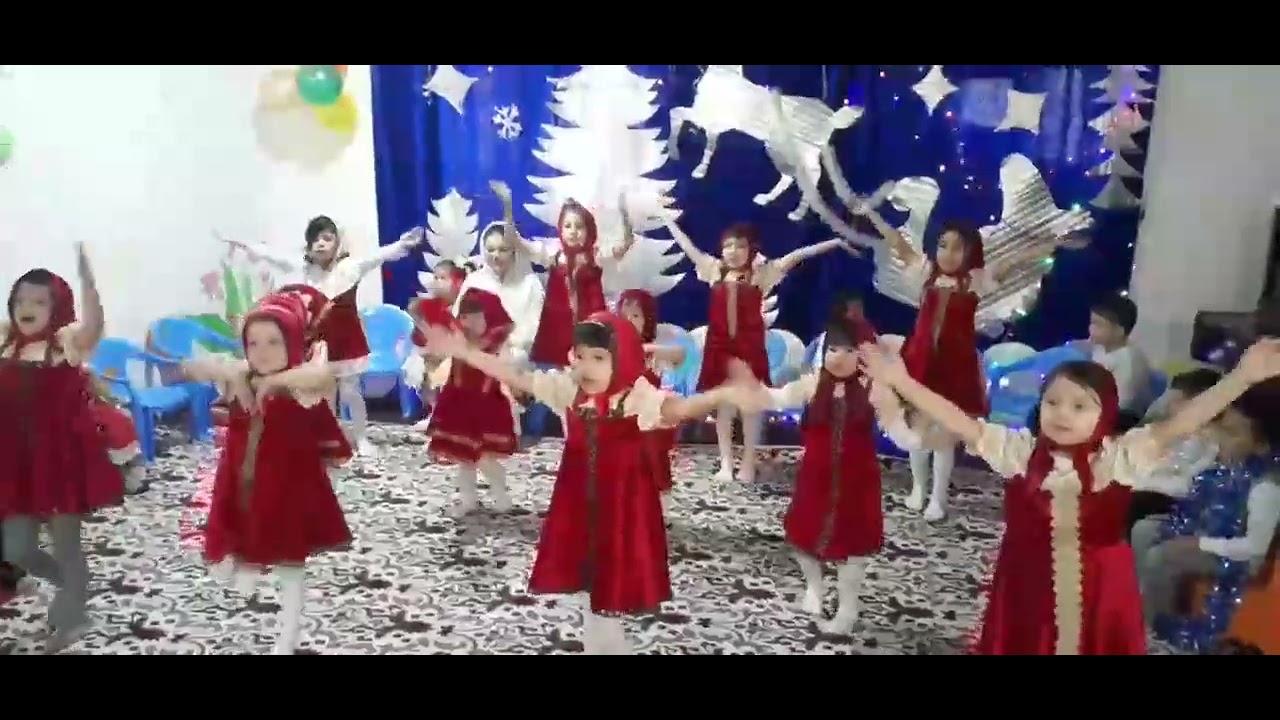 Yangi yil bazmida qizlar raqsi 2023 - YouTube