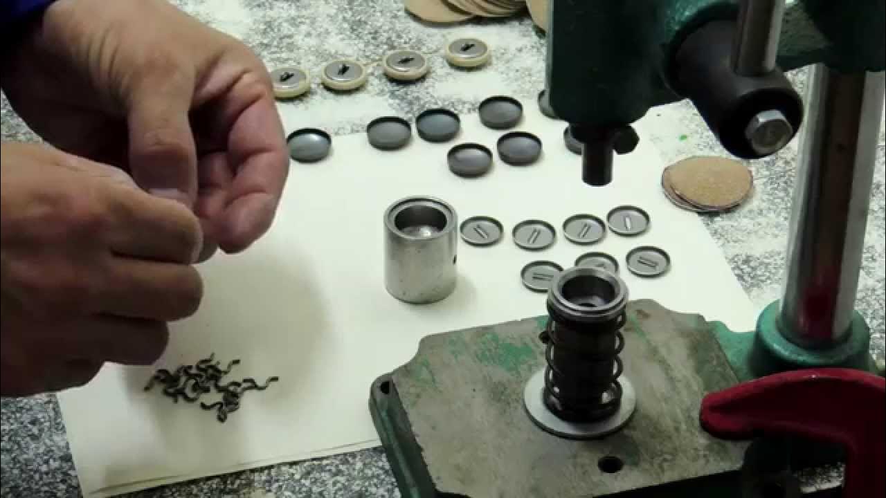 как сделать пуговицы для мебели - YouTube