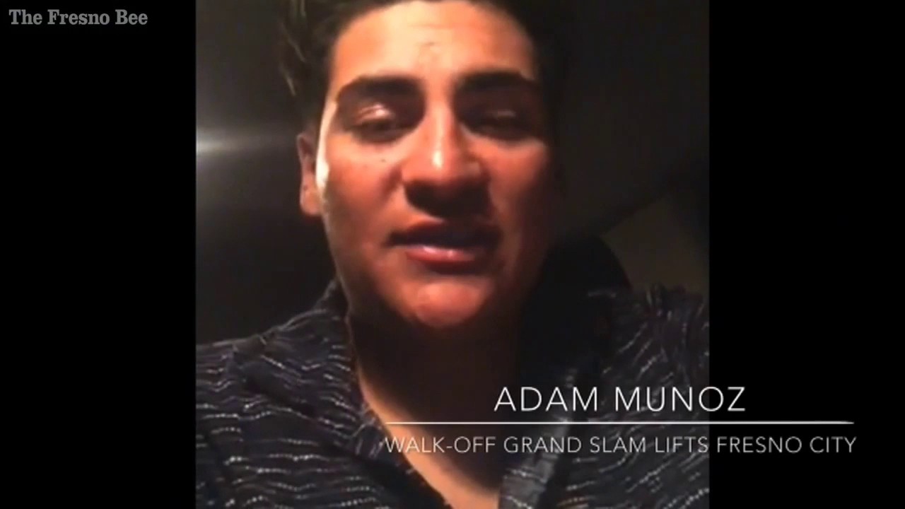 Adam Munoz's walk-off grand slam lifts Fresno City College - YouTube