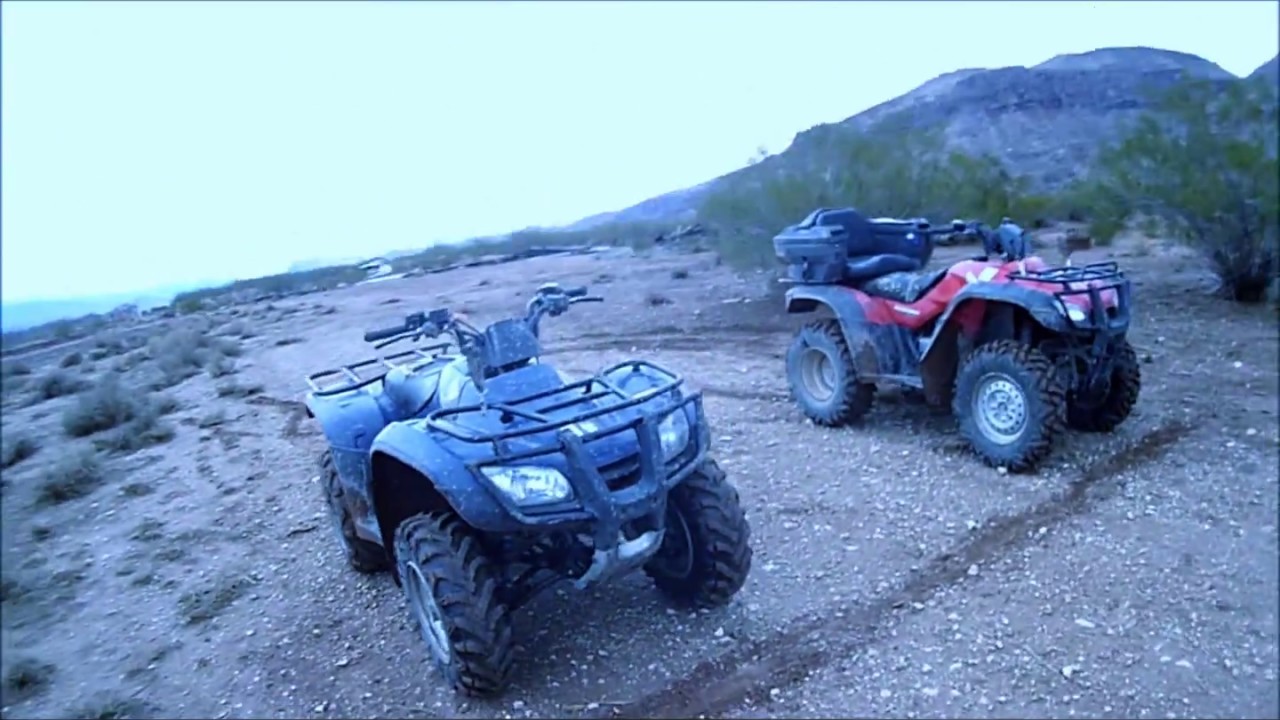 HONDA RANCHER 350 VS HONDA RECON 250 - YouTube