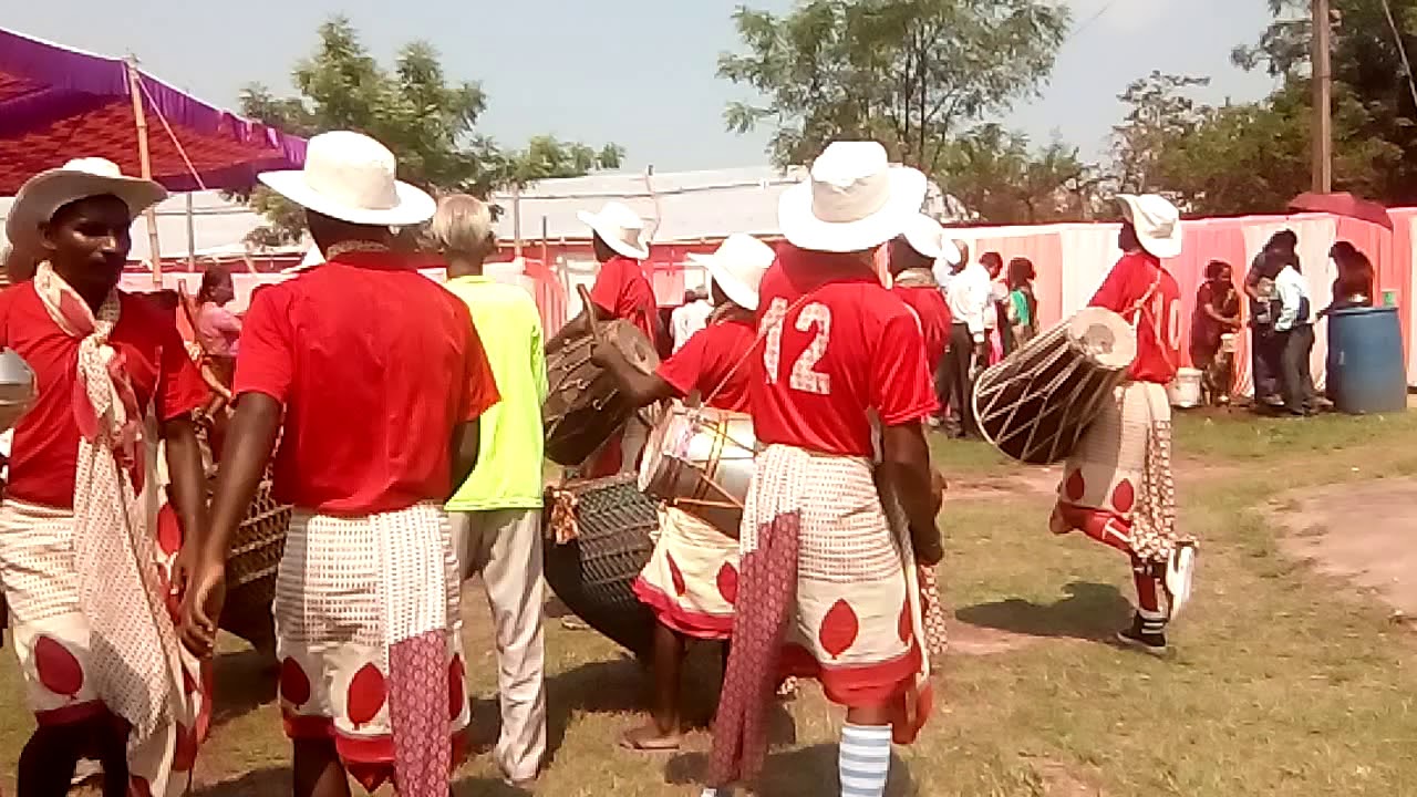 Jharkhandi Munda traditional dance... - YouTube