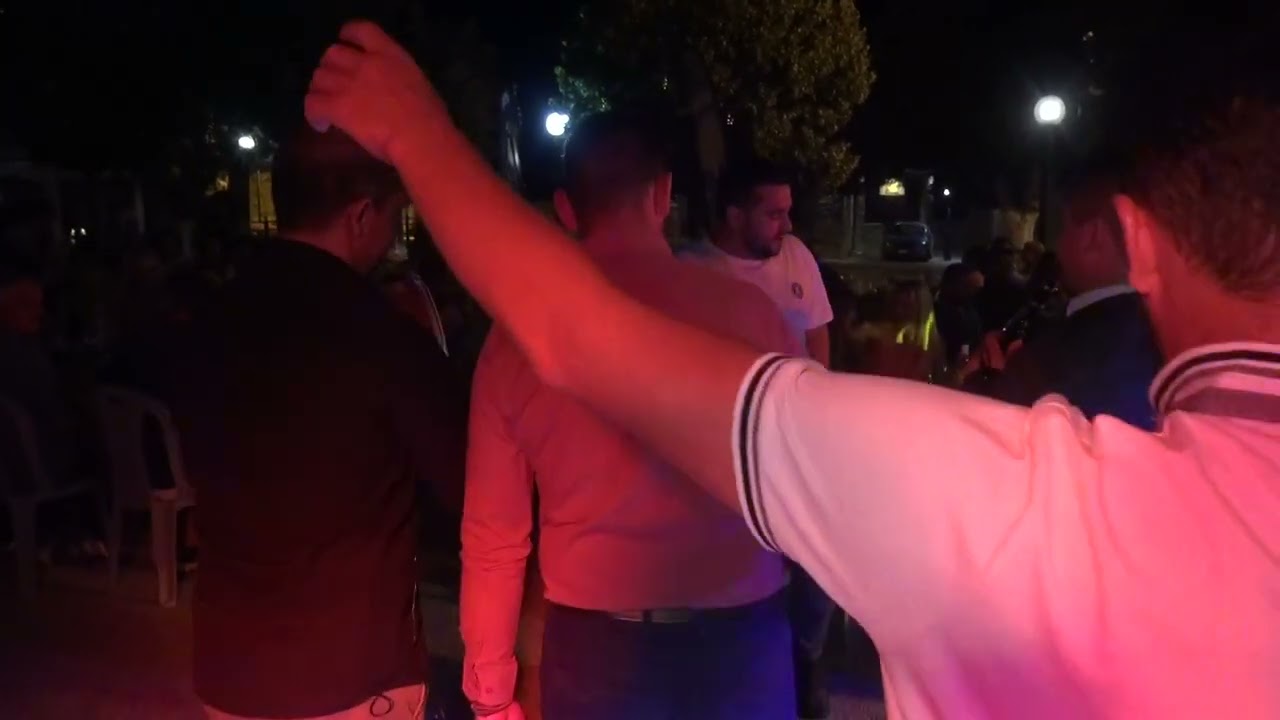 ΒΑΛΕ ΤΟ ΚΟΚΚΙΝΟ ΦΟΥΣΤΑΝΙ, ΣΠΥΡΟΣ ΠΑΠΠΑΣ, ΓΙΑΝΝΗΣ ΖΙΑΚΟΣ ΚΛΑΡΙΝΟ, ΣΤΟ ...