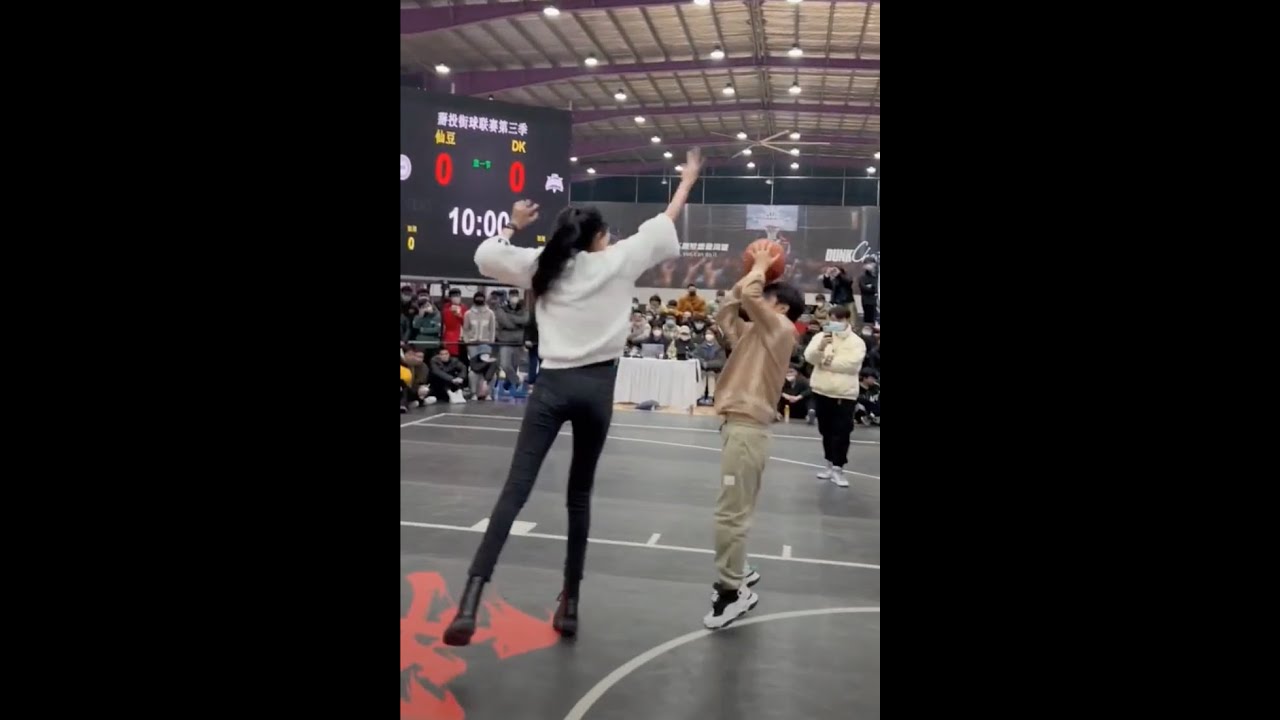 196cm tall girl KO short man - YouTube