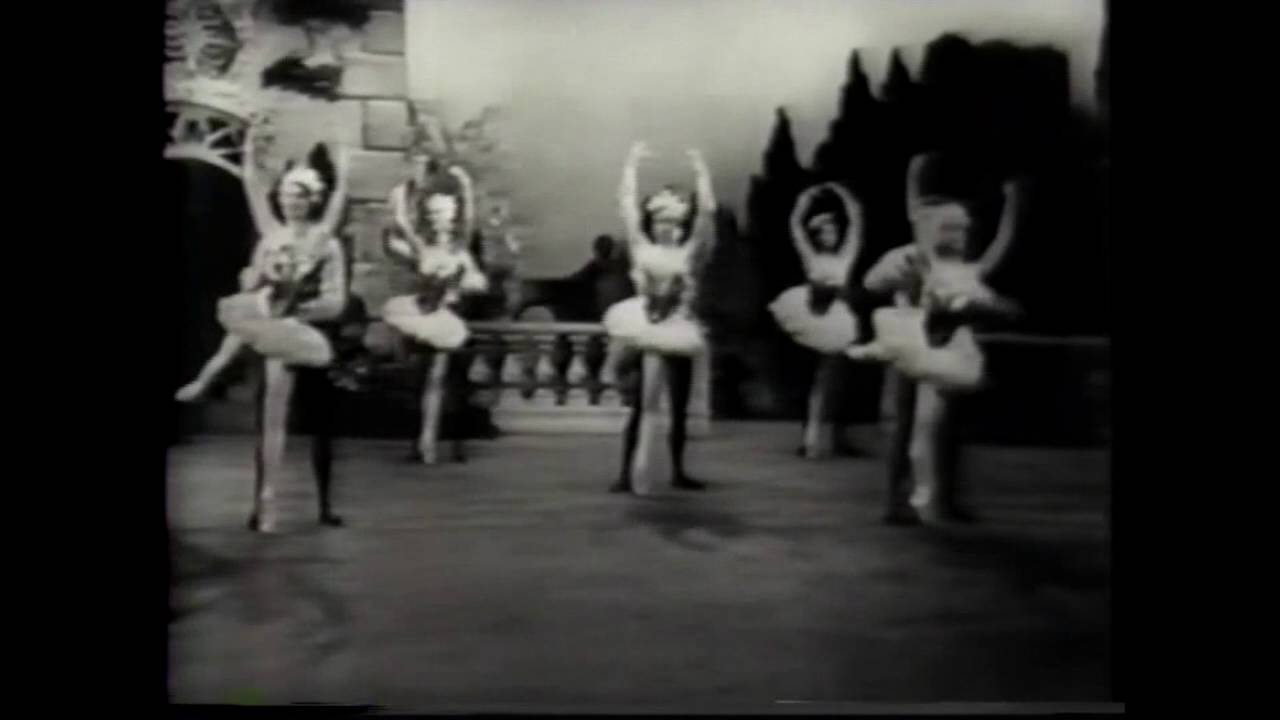 Scenes from Die Fledermaus (in English) - Marguerite Piazza - YouTube