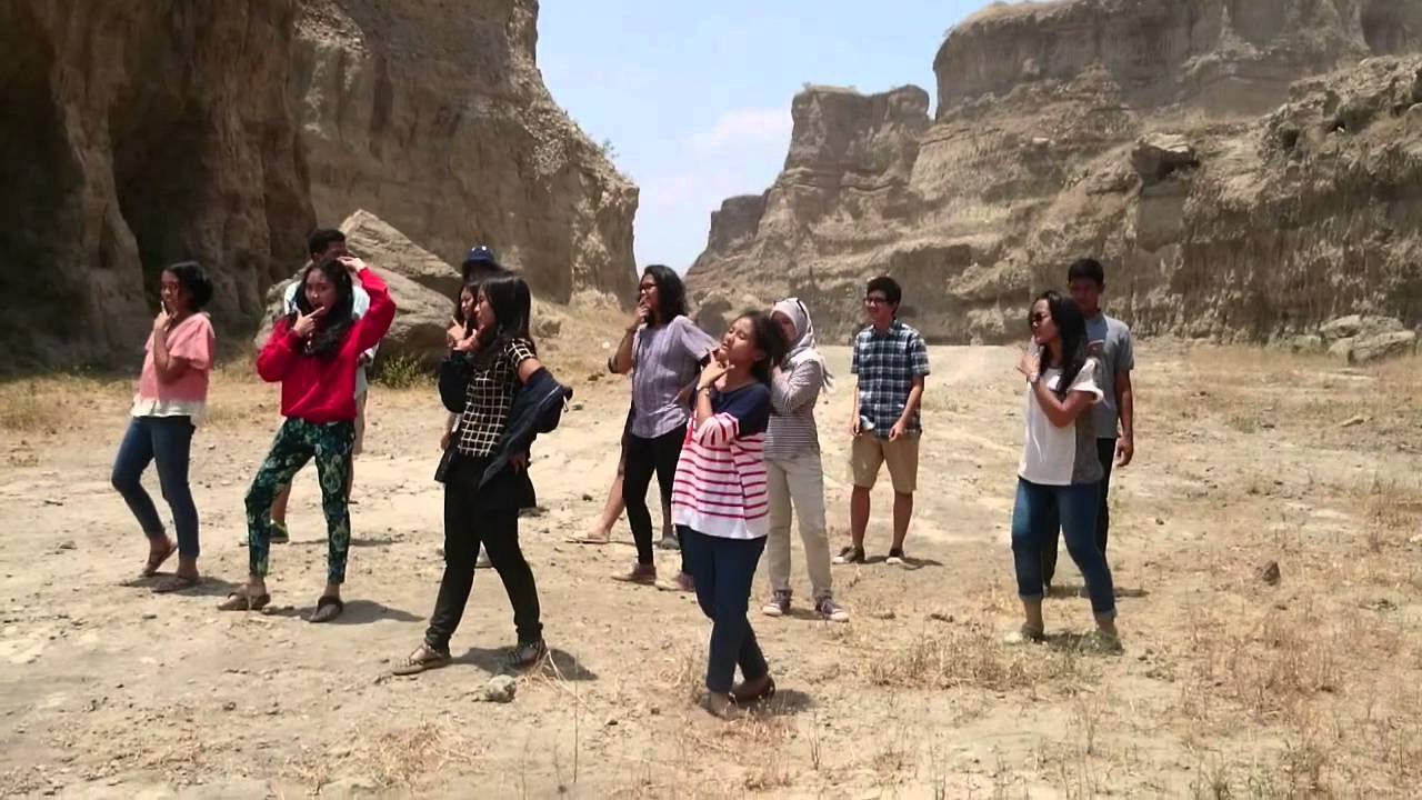 AIESEC UI ROLL DANCE BANG-BANG - YouTube