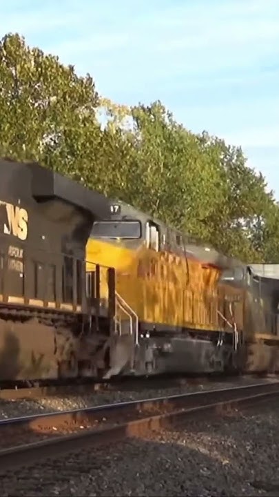 Norfolk Southern leads a manifest train with an awesome Lashup! And awesome lighting! - YouTube