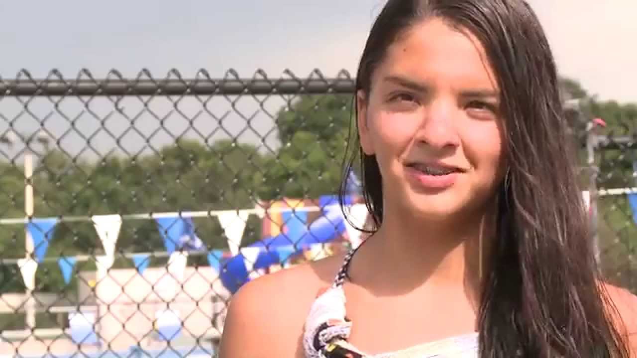 One-legged swimmer Christina Lang - YouTube