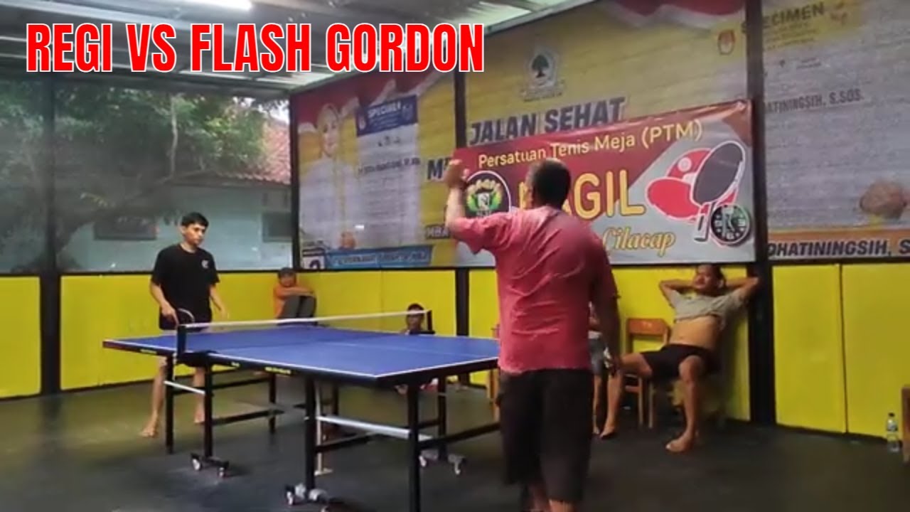 Regi vs Flash Gordon - YouTube