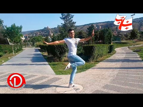 Tbilisin merkezinde Azerbaycan mahnisi ile gözel Reqs nümaiş etdi 👍 Halal olsun